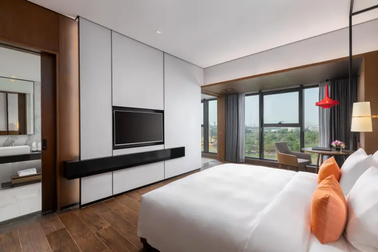 Club Deluxe King - Wyndham Grand Yangon Hotel